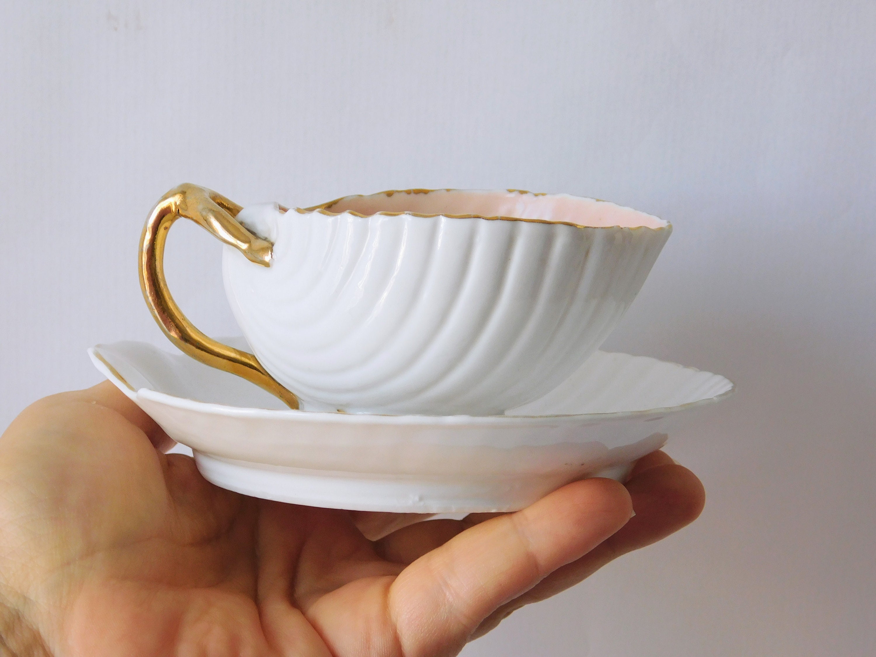 Rare Find Porcelain Shell-form Cup. Antique Victorian Porcelain Cup and ...