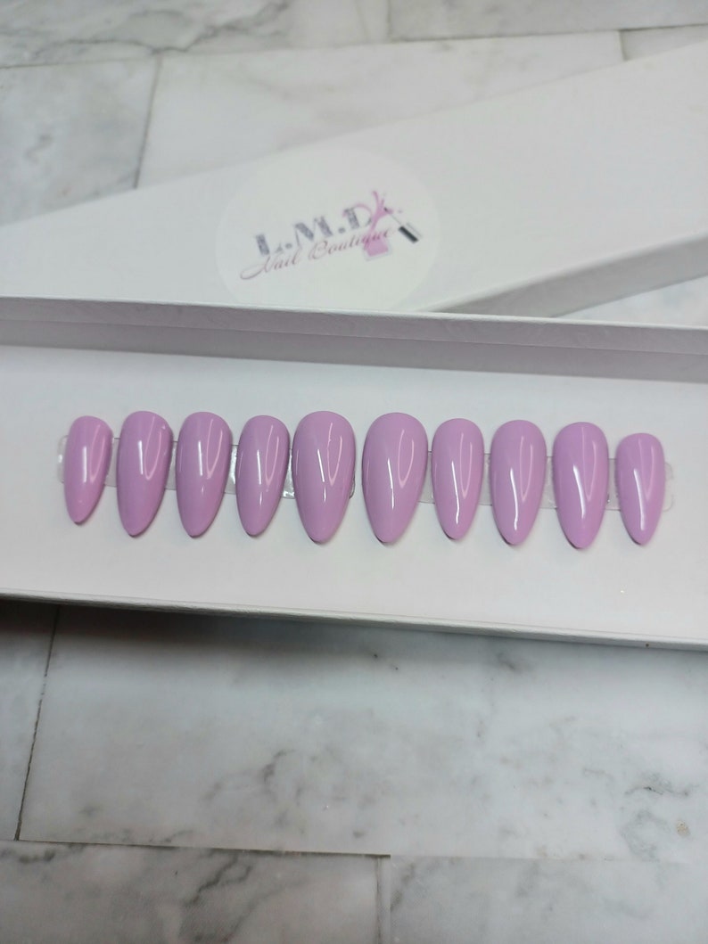 Lavender | Medium Almond | Press on Nails - Etsy
