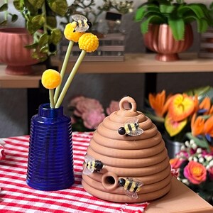 Set of 5 Tiny Bees – 3D Printed Miniature Bees for Miniverse Gardens ...