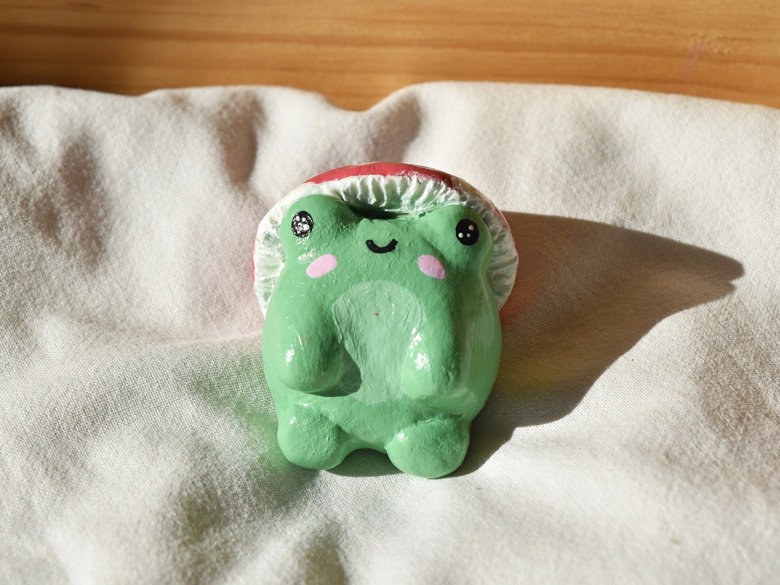 Clay Frog Figure Mushroom Figurine Tiny Frog Stand Clay - Etsy