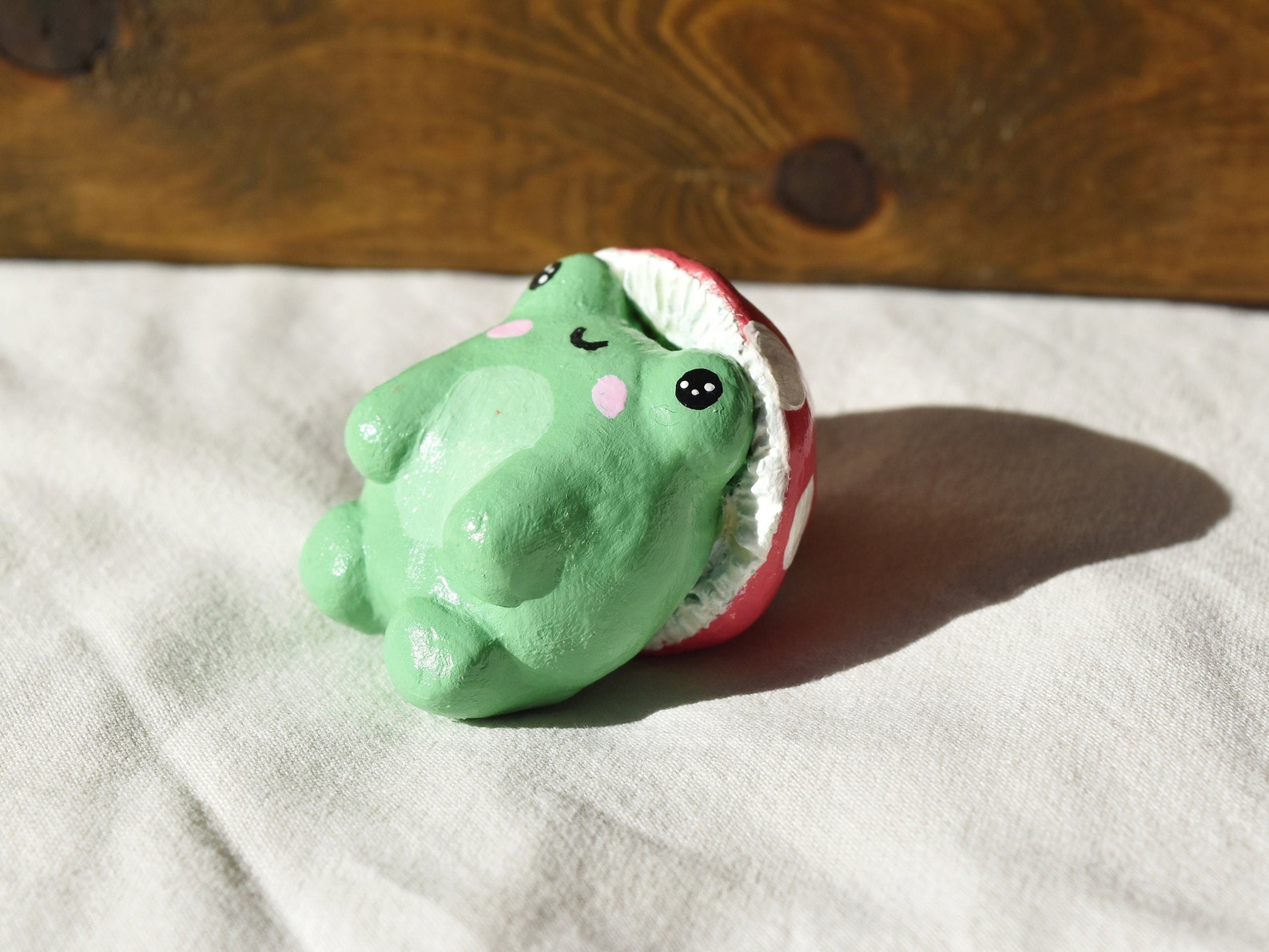 Clay Frog Figure Mushroom Figurine Tiny Frog Stand Clay - Etsy