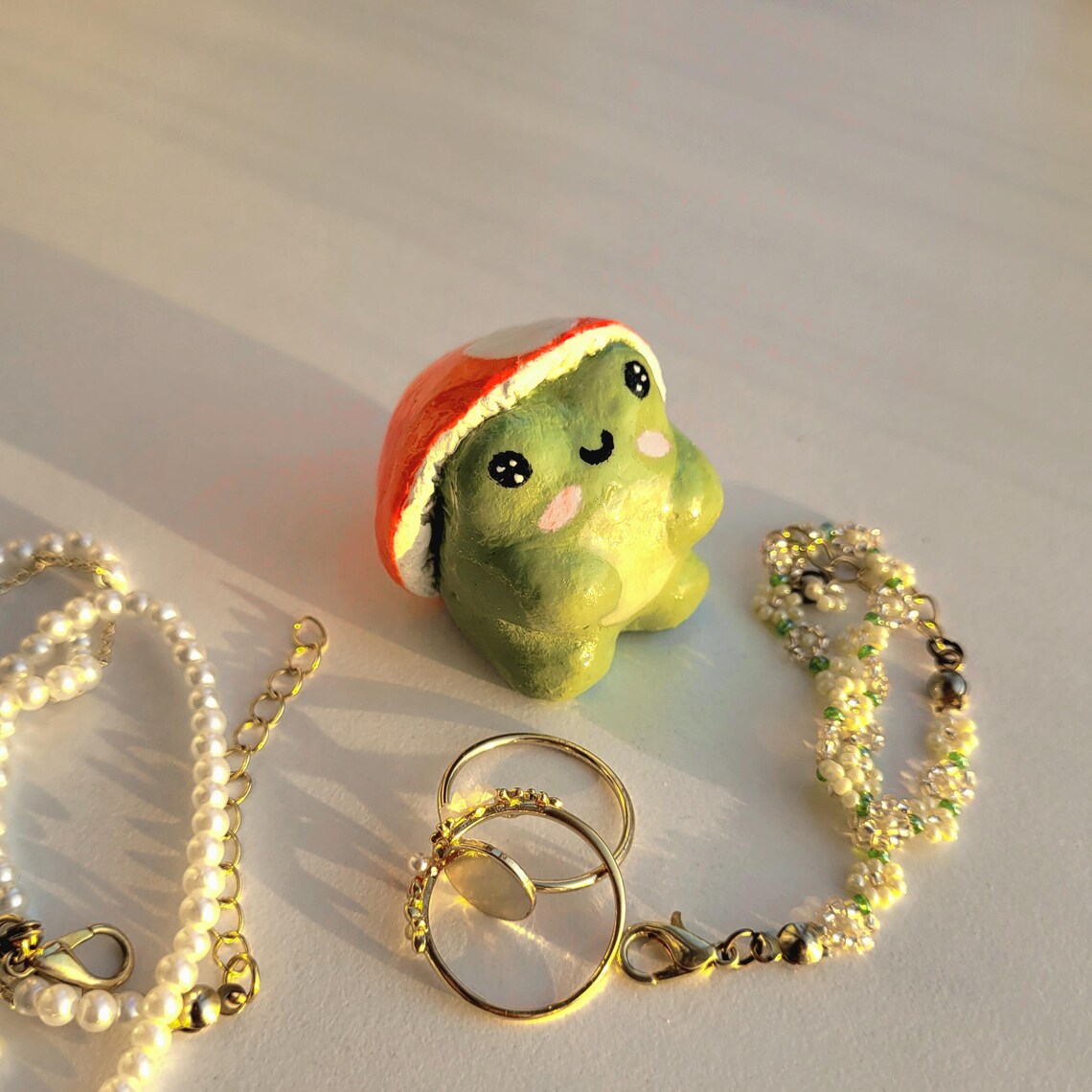 Clay Frog Figure Mushroom Figurine , Tiny Frog Stand Clay Froggy ...