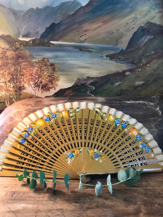 Folding Fan Hand Wood Stick Fan Srilankan Style thal… - Gem