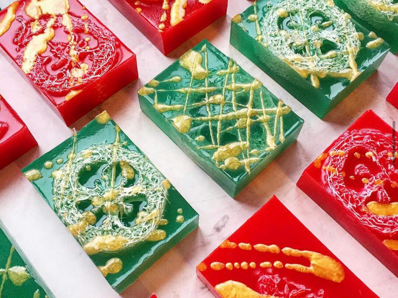 Christmas Soap Gift Set With Wooden Dish: Handmade Holiday Soap Bar - Etsy