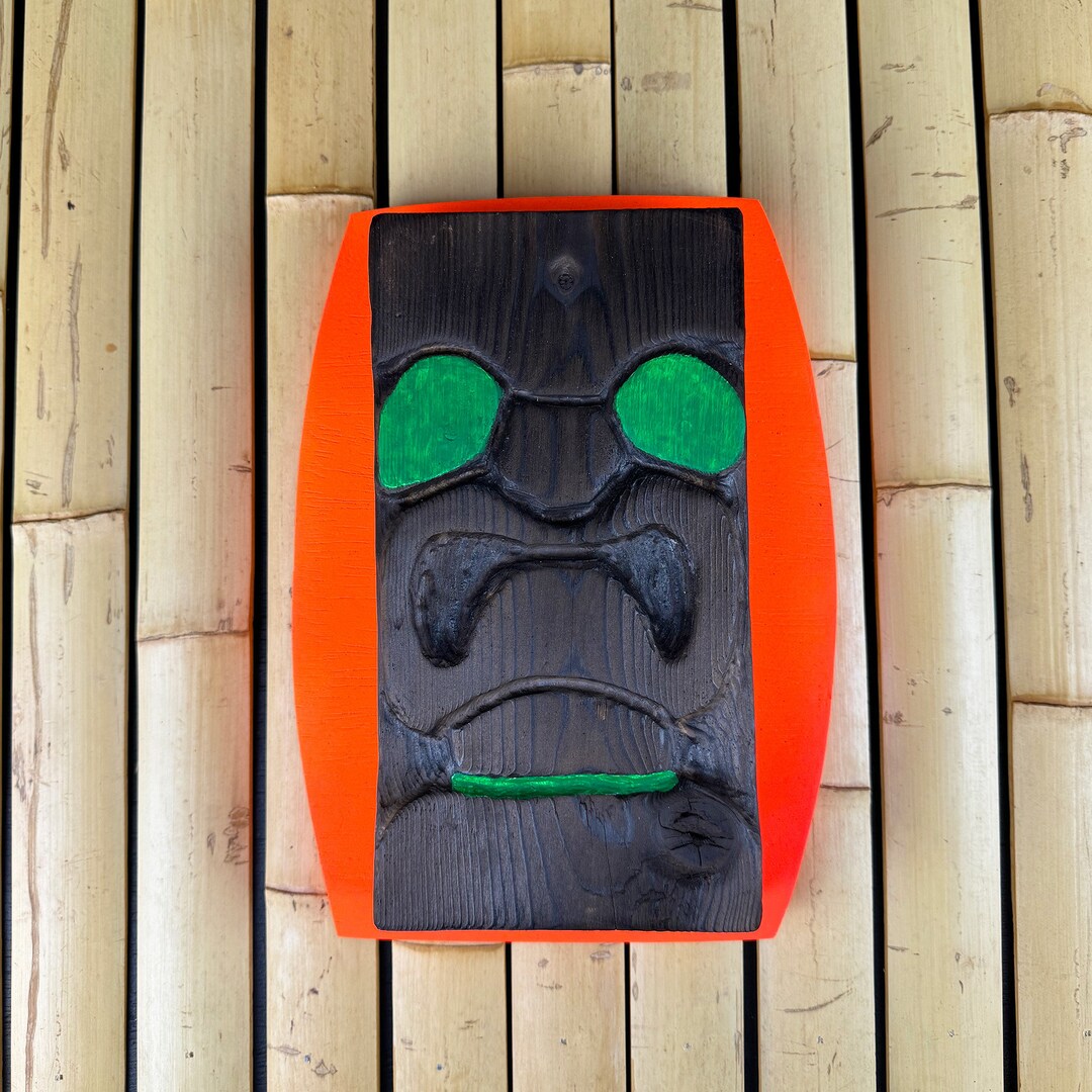 Hand-carved Tiki Mask Wall Art – UV Reactive Decor for Home Bars - Etsy