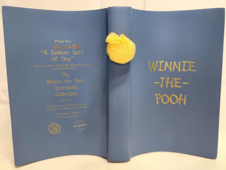 Winnie the Pooh Storybook Collection a Snoozy Sort of Day Plate 7th in ...