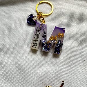 Custom Floral Resin Initial Keychain, Personalized Handmade Gift - Etsy