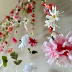 Floating Flower Strand Backdrop: Assembled Floral Photo Decor, Event ...