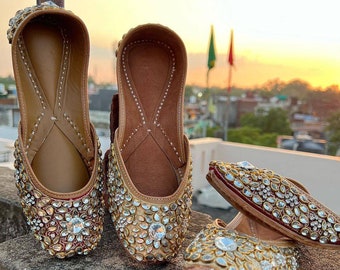 Punjabi Jhooti - Etsy