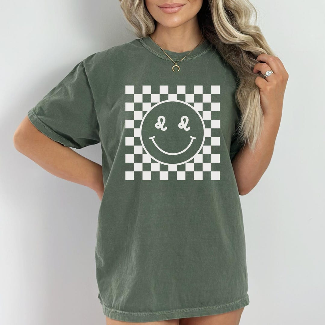 Funny Leo Zodiac Shirt: Smile Face Astrology Tee, August Birthday Gift ...