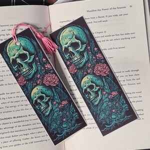 Floral Skull Horror Book Mark, Handmade Macabre Aesthetic Bookmark ...