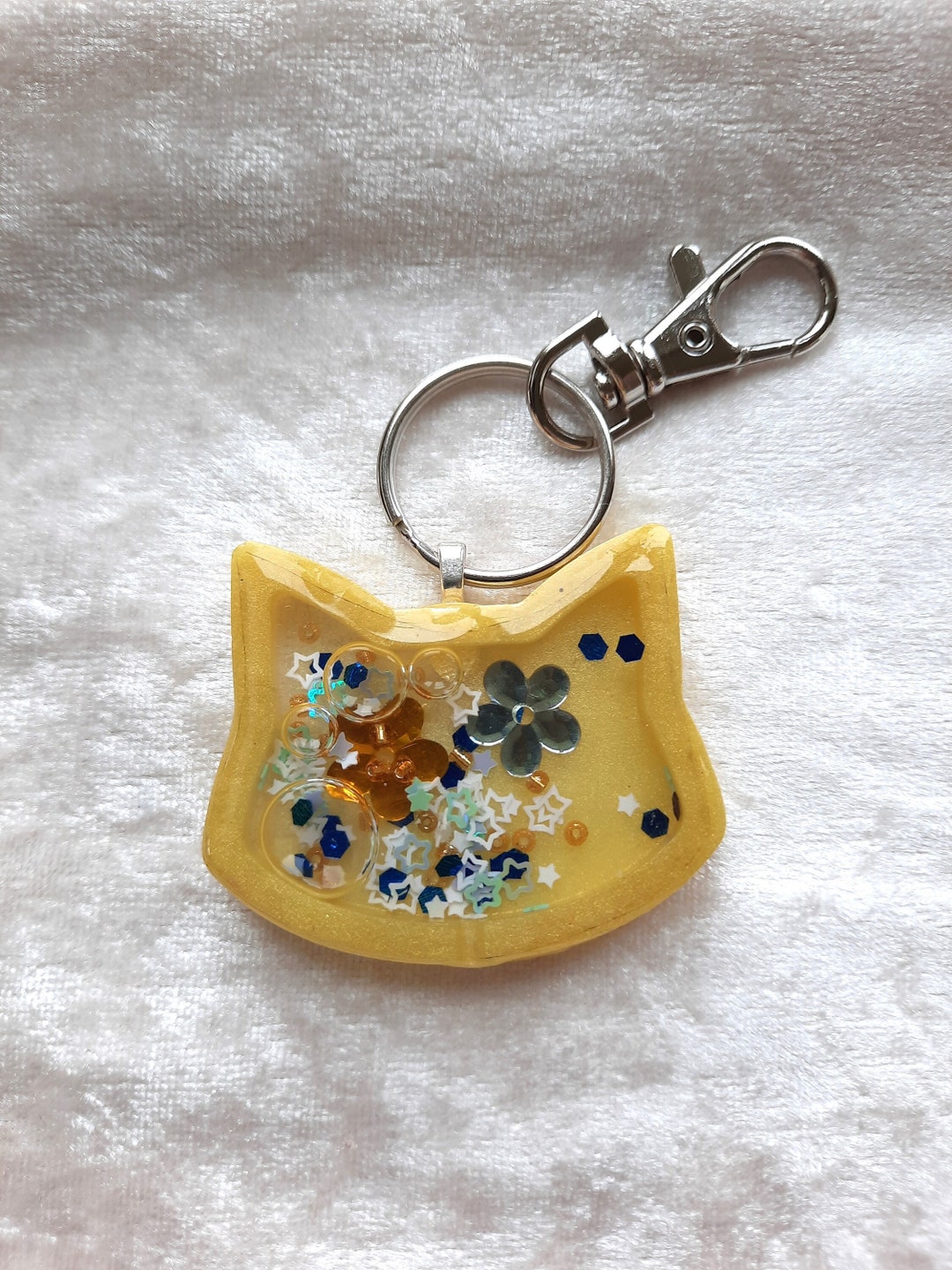 Resin Keyring Liquid Shaker, Yellow Cat Shaped Shaker Keyring or Bag ...