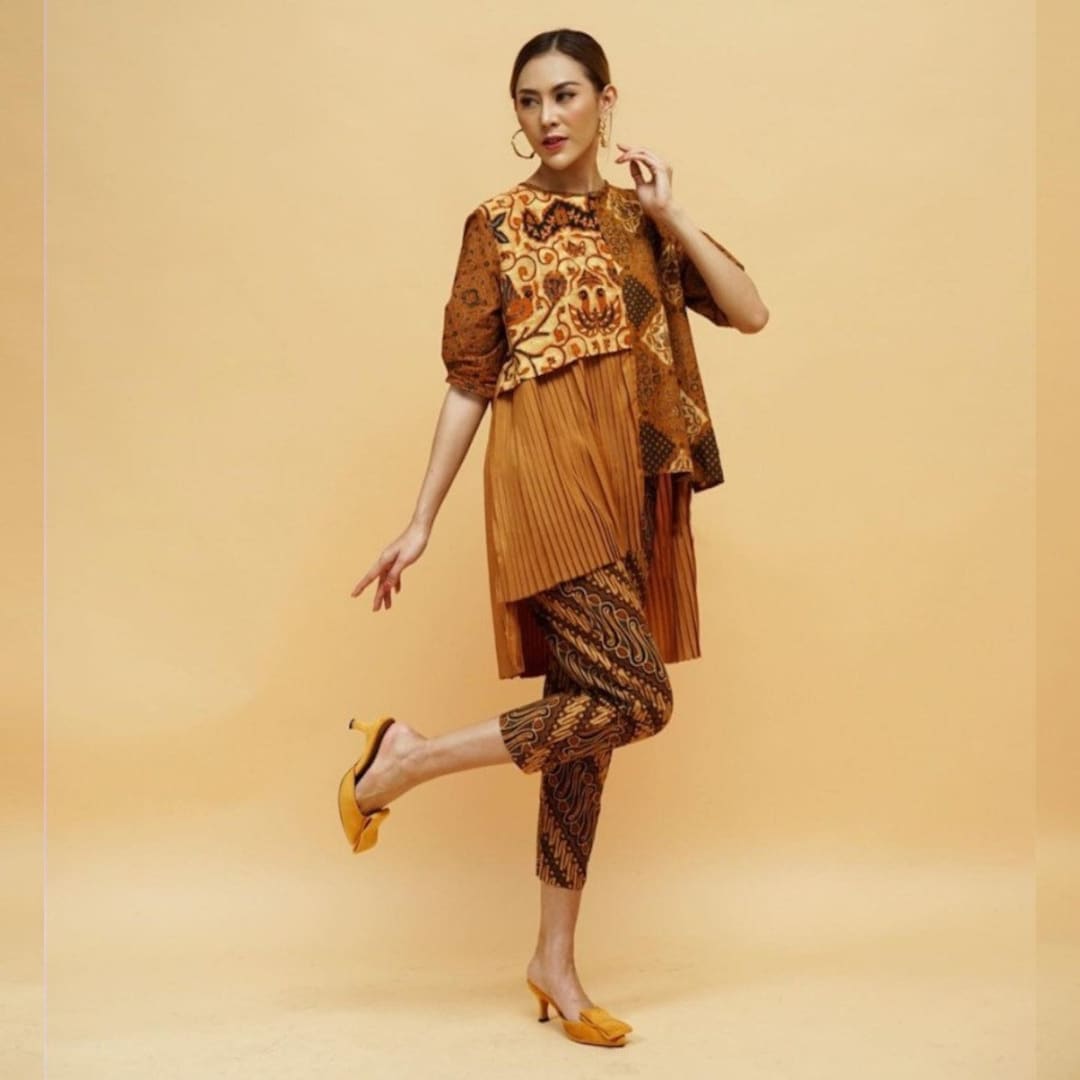 Batik Set Arabela Women Eir Limited Domain Latte, Women Blouse Set ...