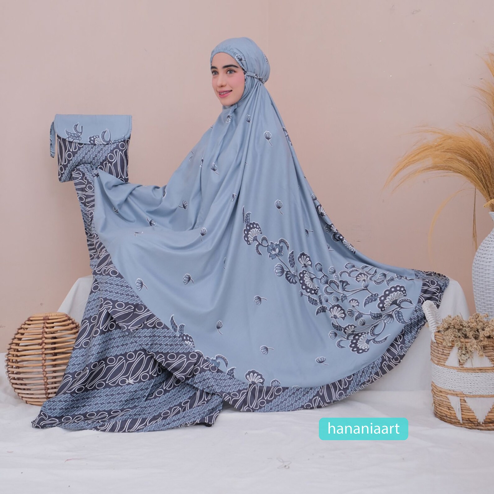 The Elegance of Al Hanan Embracing Tradition With Mukena Batik Rahayu ...
