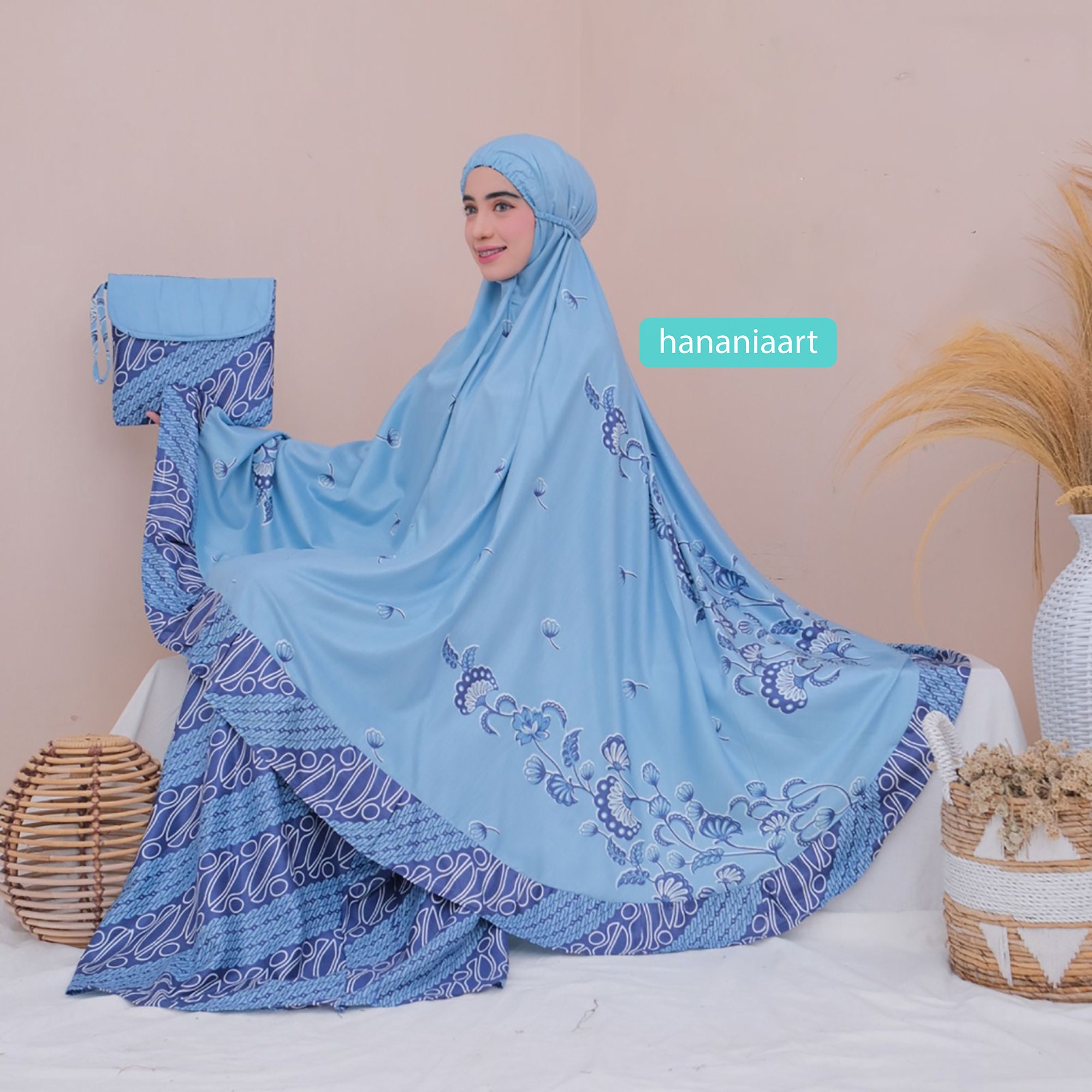 The Elegance of Al Hanan Embracing Tradition With Mukena Batik Rahayu ...