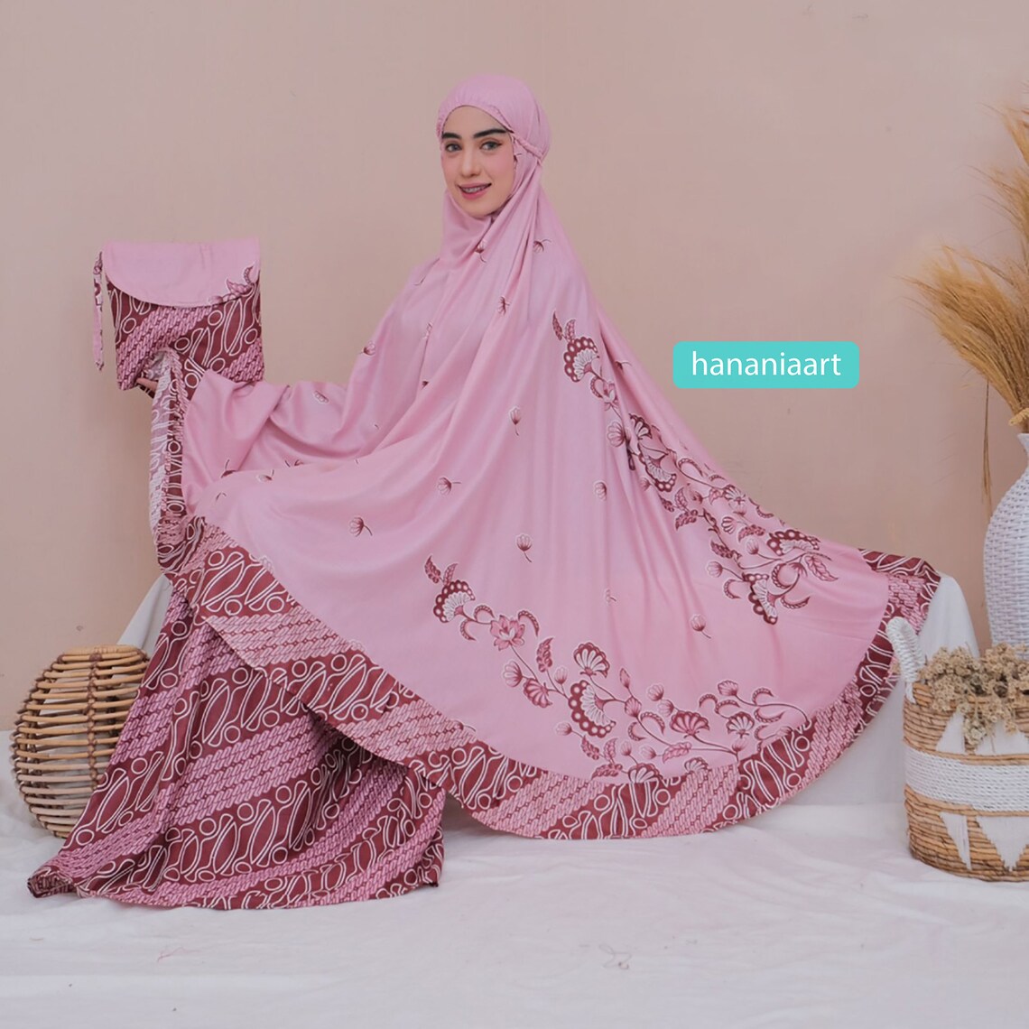 The Elegance of Al Hanan Embracing Tradition With Mukena Batik Rahayu ...