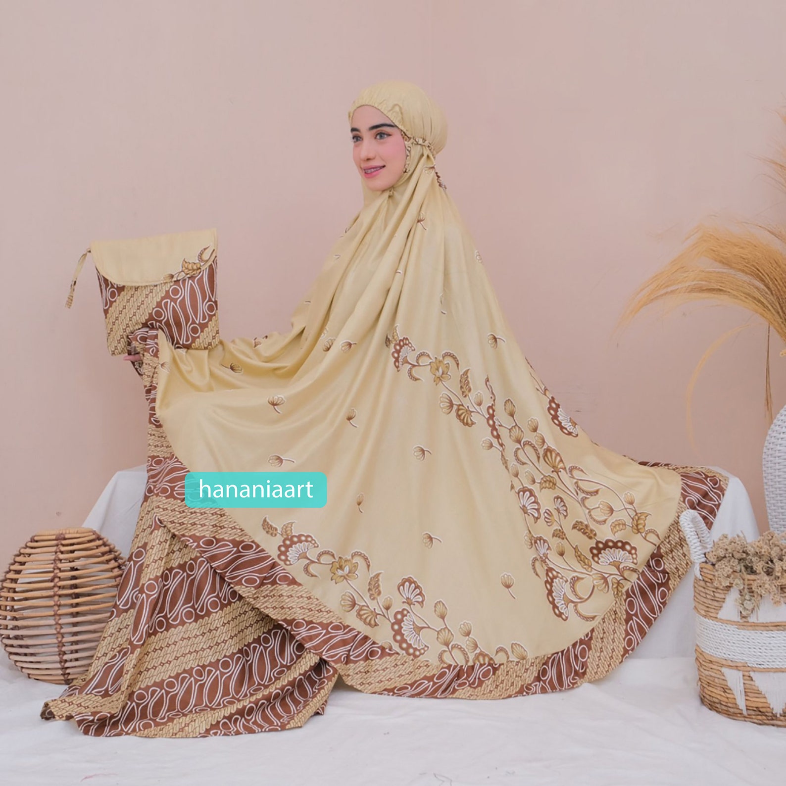 The Elegance of Al Hanan Embracing Tradition With Mukena Batik Rahayu ...