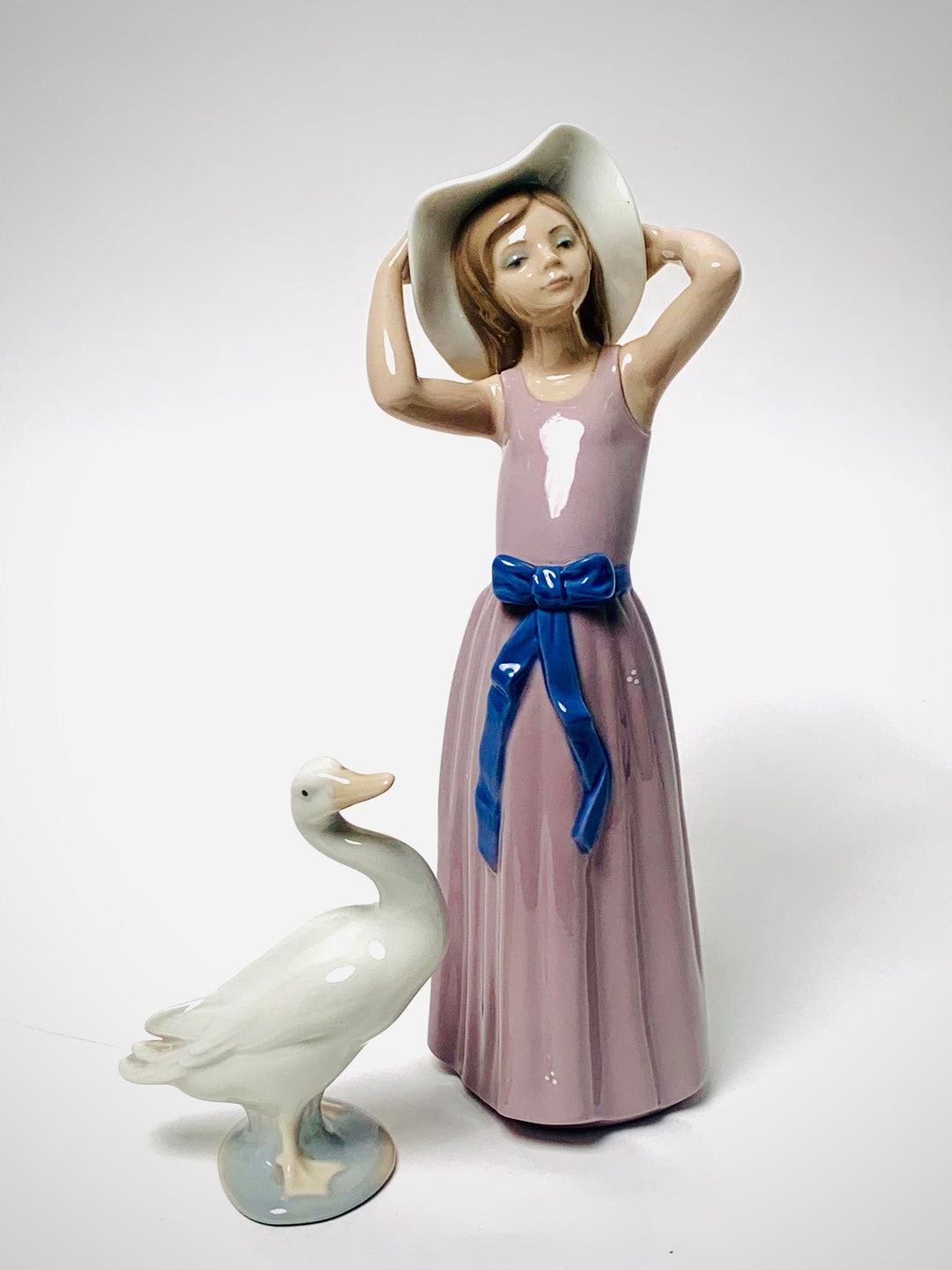 Retired Lladro COY Girl With Hat 5011 / Retired Lladro Little Duck ...
