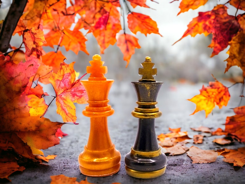 Handmade Resin Chess Set (15 Inch) - Personalized Glow-in-the-dark ...