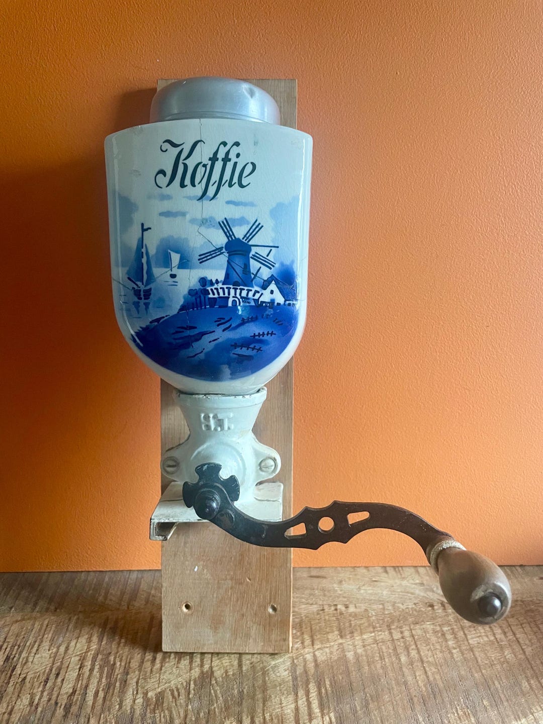 Vintage Delft Blue Coffee Grinder – Dutch Kitchen Decor, H.T. Brand - Etsy
