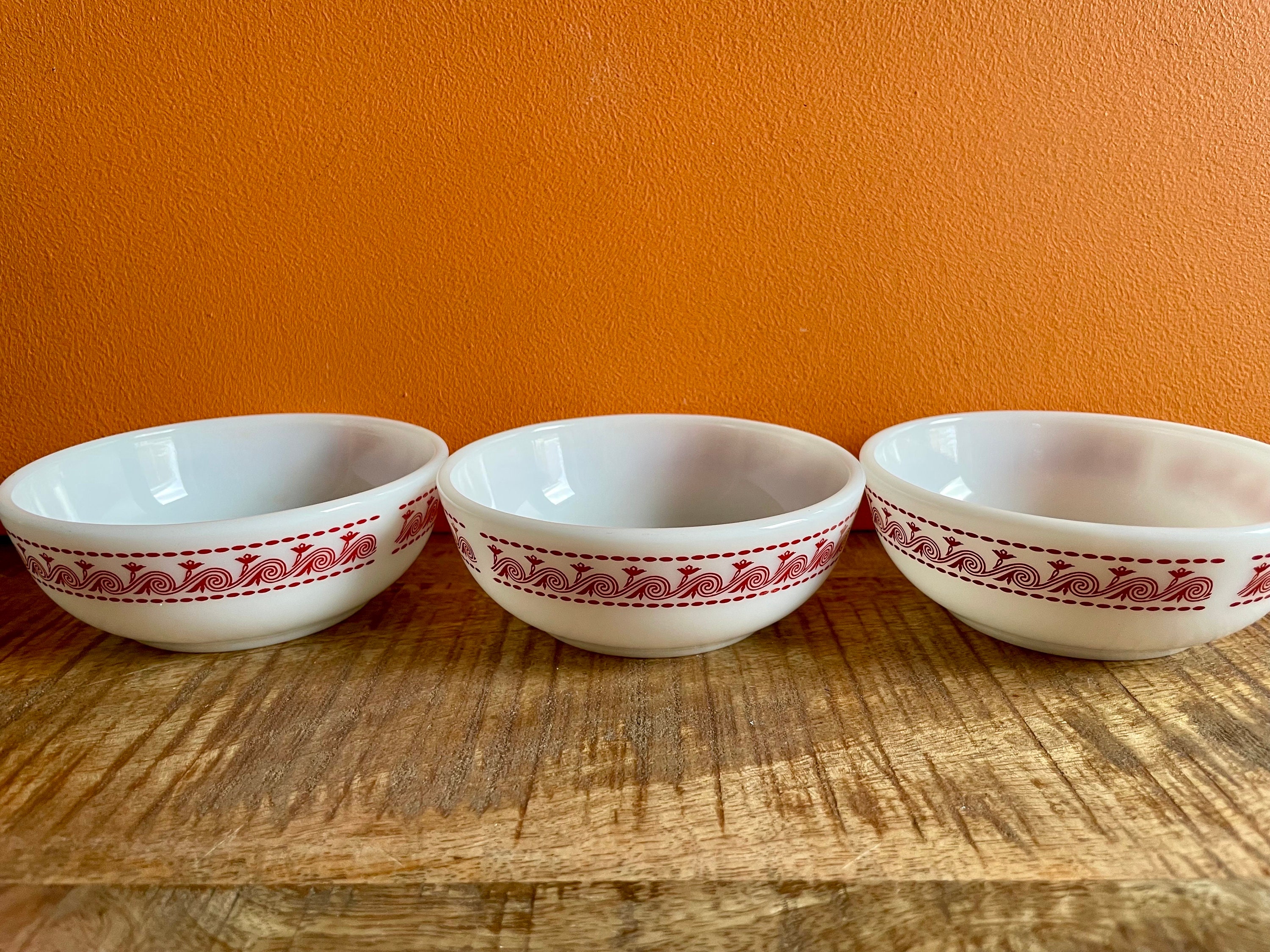 Vintage Pyrex Bowls Set – 1960s Corning Chariot Pattern Tableware - Etsy