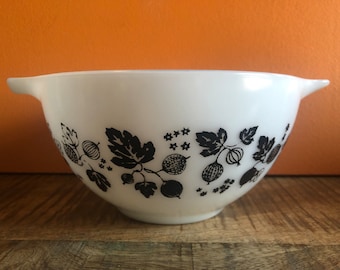 Vintage Pyrex 444 Yellow & Black Gooseberry Cinderella Mixing Bowl 4 ...
