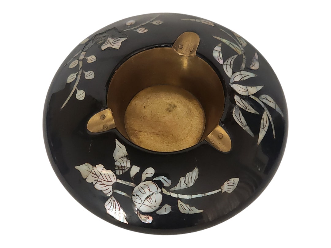 Brass Inlayed Mother of Pearl Shell Black Lacquer Vintage Ashtray - Etsy