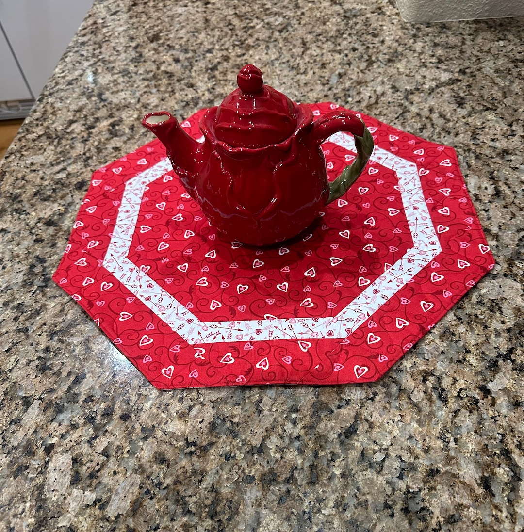 Hearts With Swirls Table Topper - Etsy
