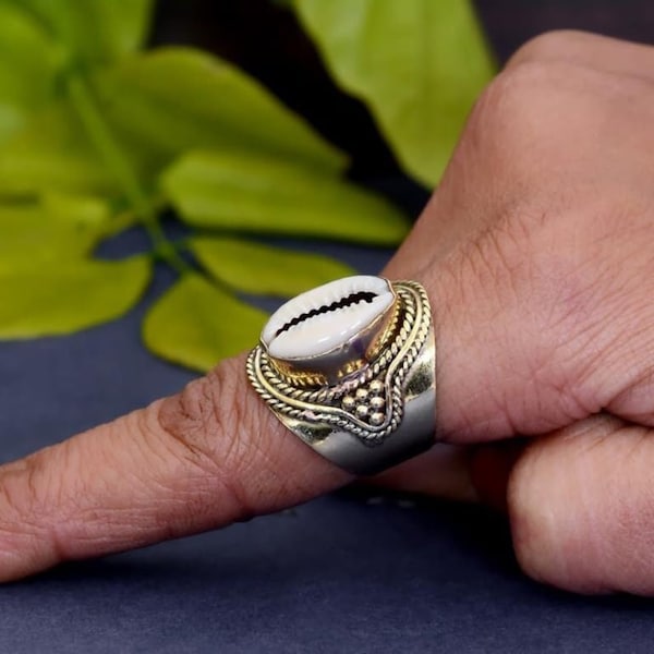 Cowrie Shell Ring - Etsy
