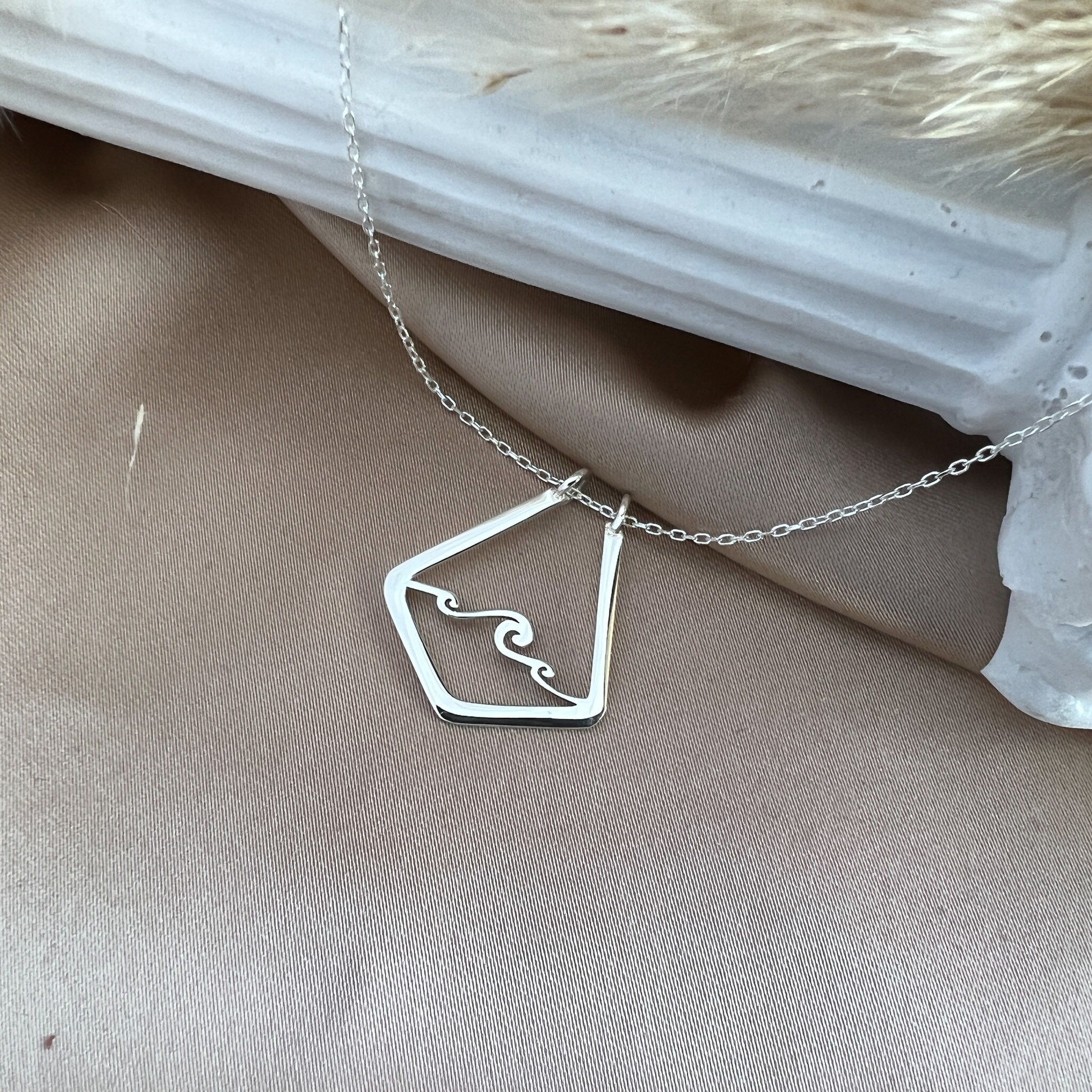 Wave Ring Holder Necklace Silver Geometric Sea Ring Keeper - Etsy