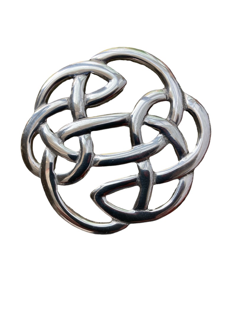 Large Lugh's Knot Celtic Brooch - Etsy UK