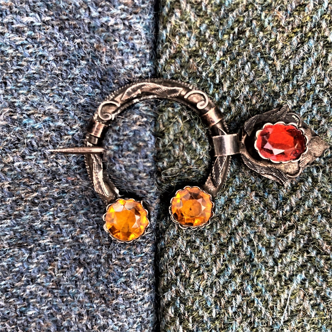 Rare Working Pennanular Brooch - Etsy