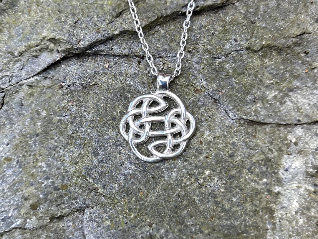 Lugh's Knot Celtic Pendant Small - Etsy