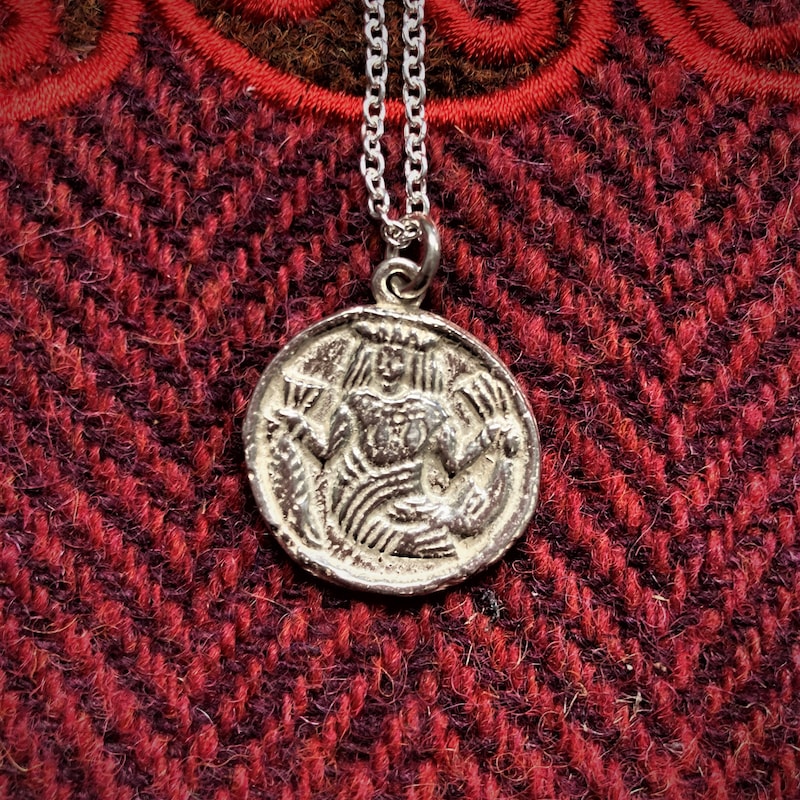 Iona - Etsy
