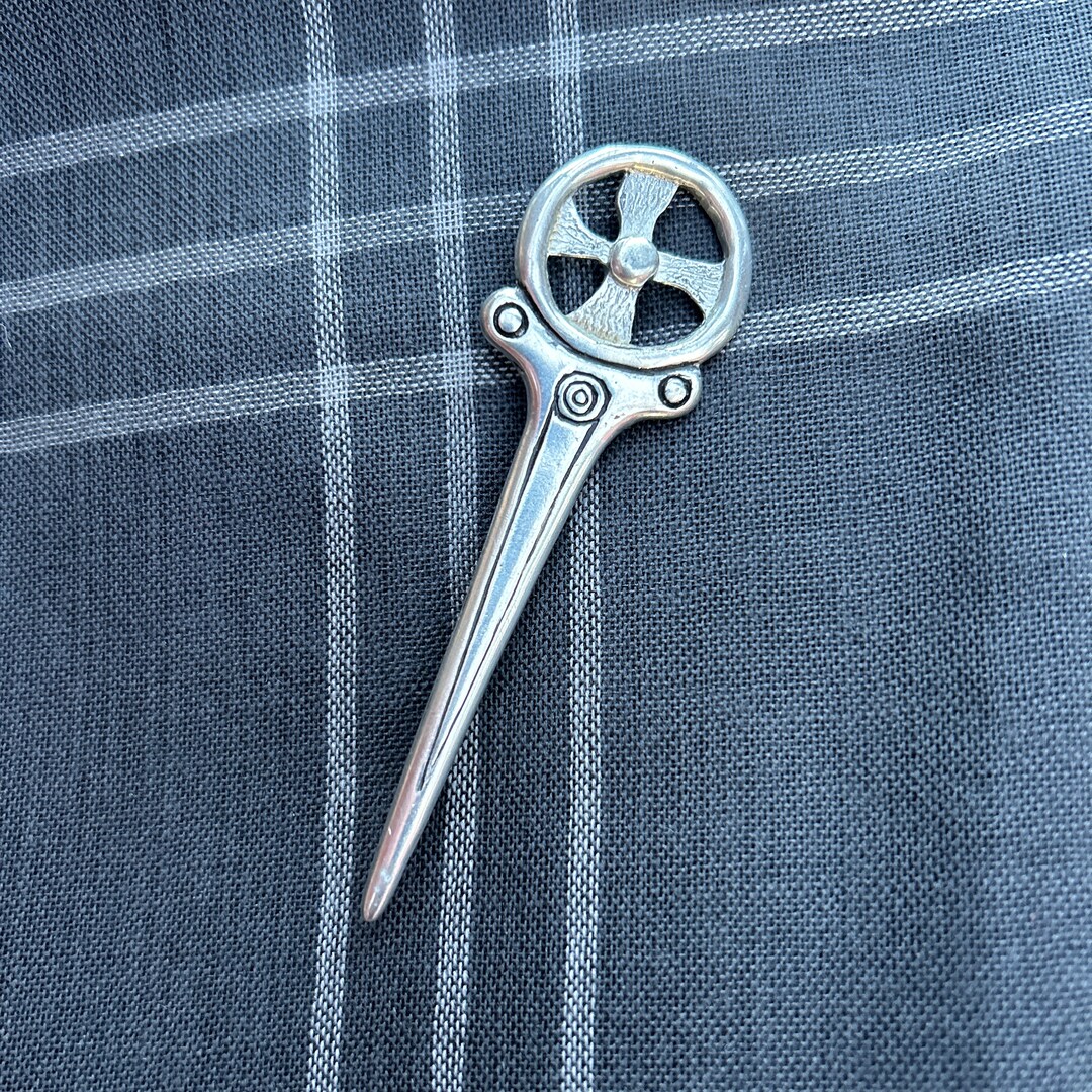 Vintage Celtic Dagger Kiltpin/brooch - Etsy