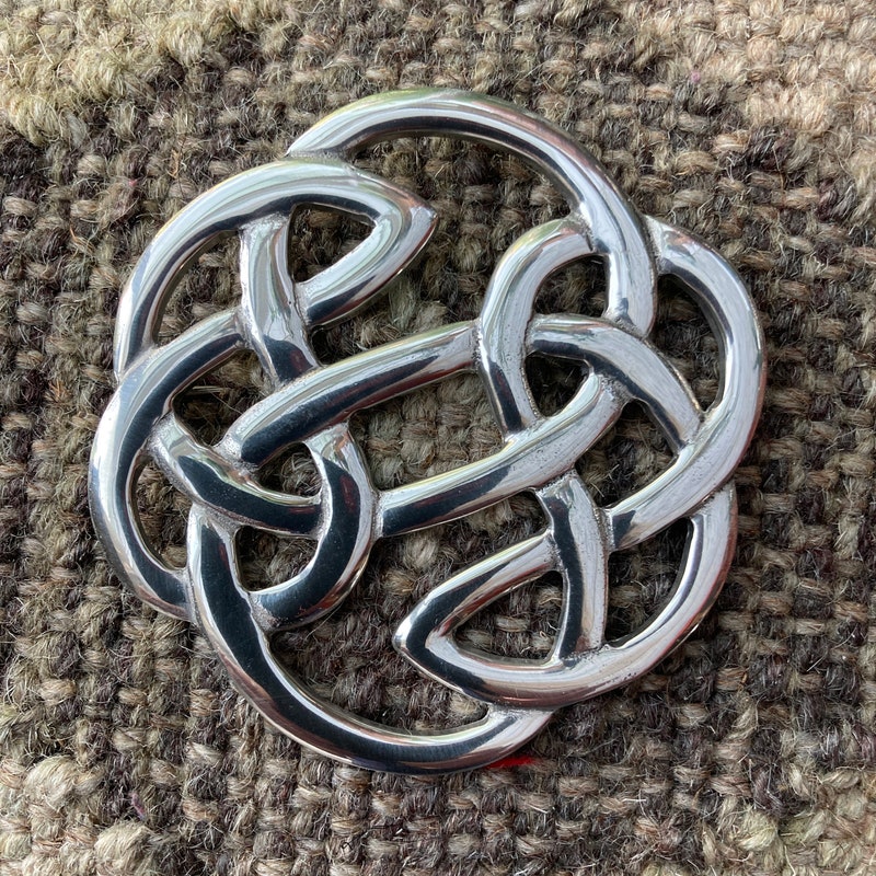 Celtic Knot Brooch - Etsy