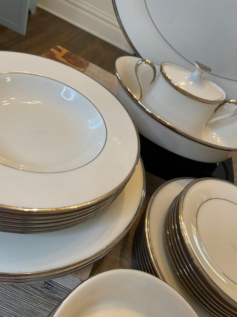 Vintage LENOX Classic "solitaire" (27 Pieces) Fine China - Etsy