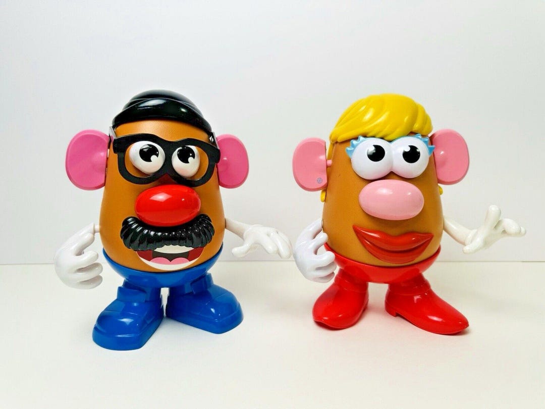 Mr and Mrs Potato Head Doll Set Playskool Friends 20 Pieces Classic Toy ...