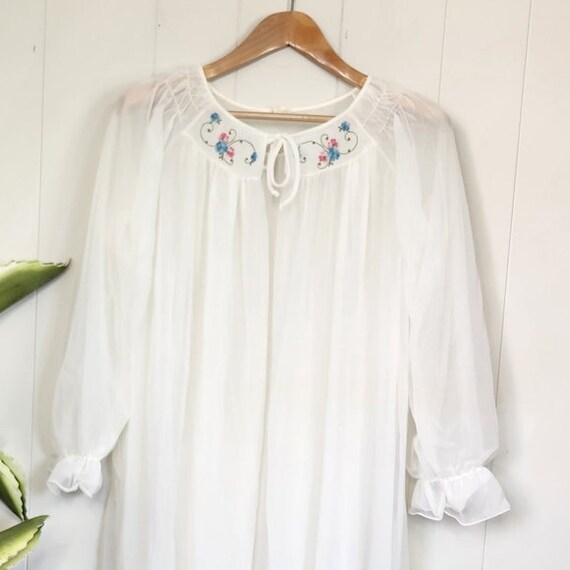 Vintage 70s Sheer White Floral Embroidered Robe Peign… - Gem