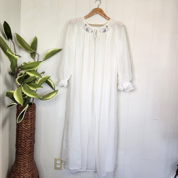 Vintage 70s Sheer White Floral Embroidered Robe Peign… - Gem