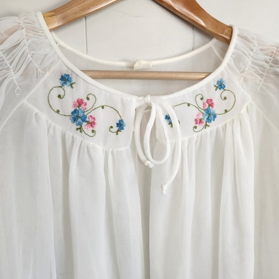 Vintage 70s Sheer White Floral Embroidered Robe Peign… - Gem