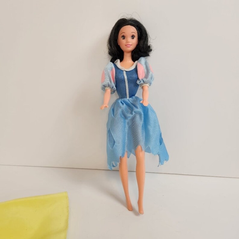 Disney Snow White Seven Dwarfs Barbie Doll 1992 Original Convertible ...
