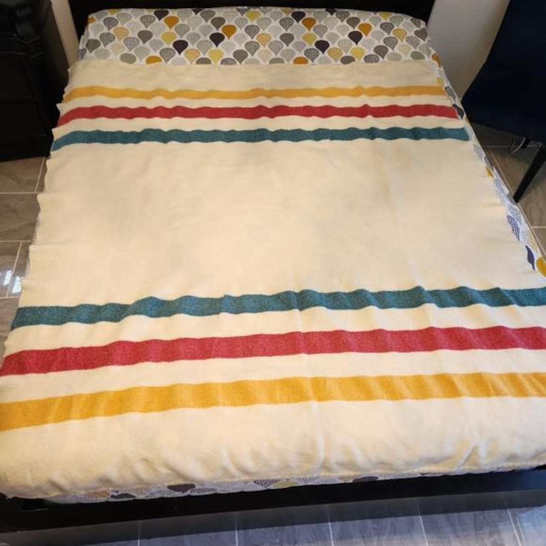 Mohawk Trapper Blanket All Wool 1940s 1950s Vintage Beige Red Yellow ...