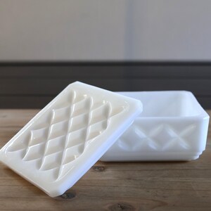 Milk Glass Quilted Diamond Pattern Trinket or Jewelry Box Vanity Decor ...