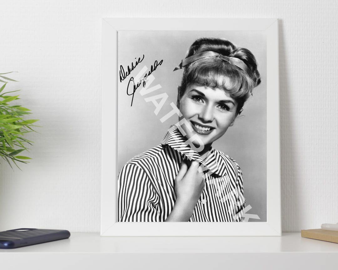 Debbie Reynolds 4x6 Inch Preprint Autographed Photo #1 - Actress ...