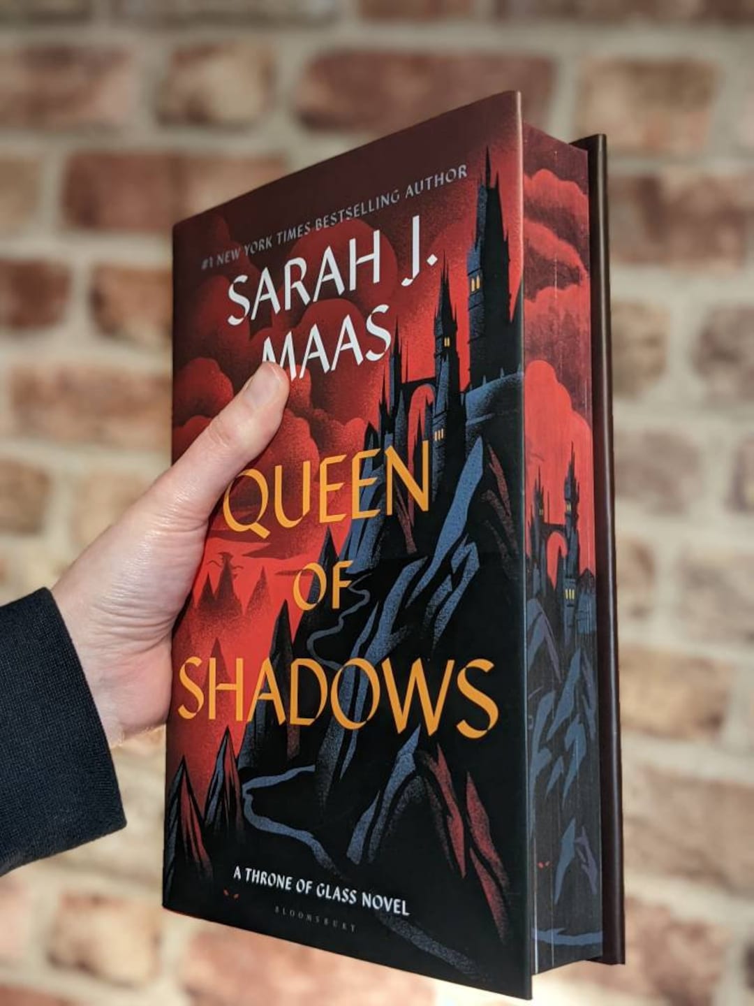 Queen of Shadows by Sarah J Maas Custom Stencil Sprayed Edge Fore-edge ...