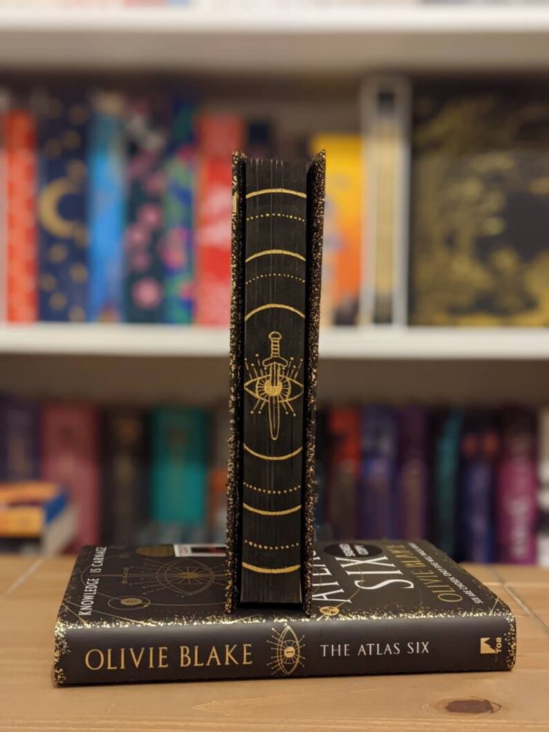 The Atlas Six by Olivie Blake Stencil Foredge Painting Sprayed - Etsy UK