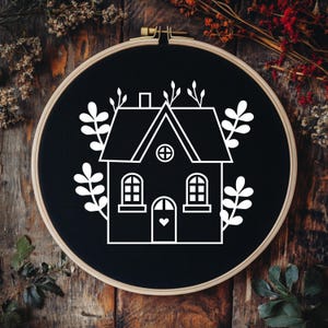 Little Home Embroidery Designs, House Embroidery Pattern, Outline House ...