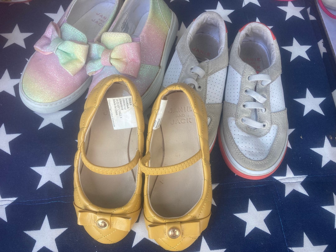 Toddlers Girls jane and Jack Shoes. Sizes 8 and 9. 15 Dollars Each or ...