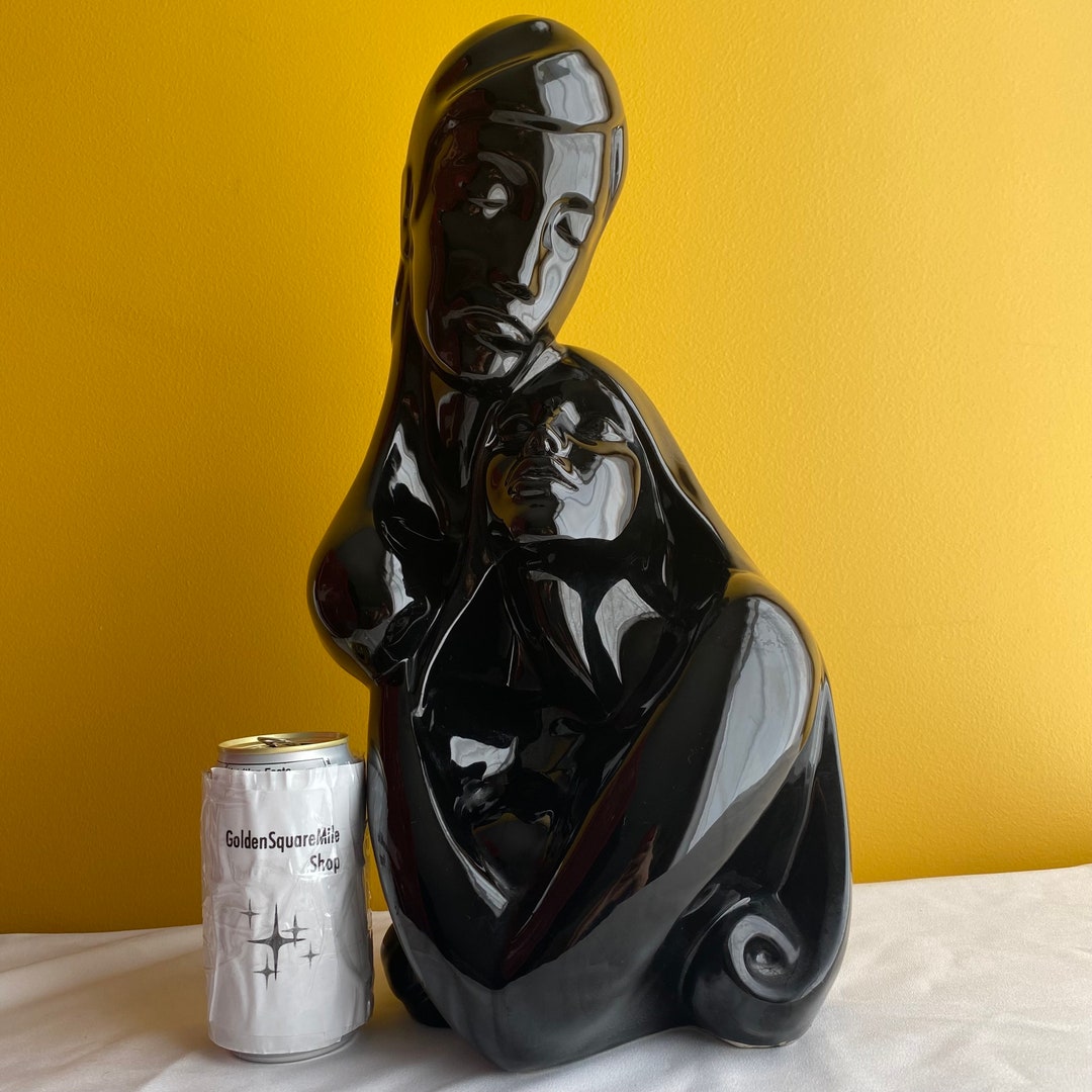 80's Art Deco Revival Large Statue Couple Embracing Lovers Embrace ...